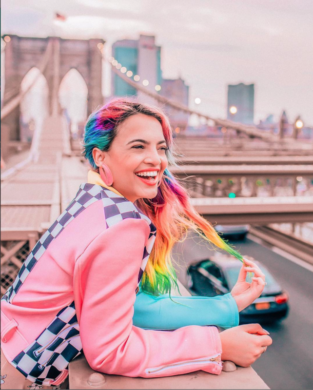 Youtuber Anna Layza tem todas suas contas invadidas e vê prejuízo sem ...