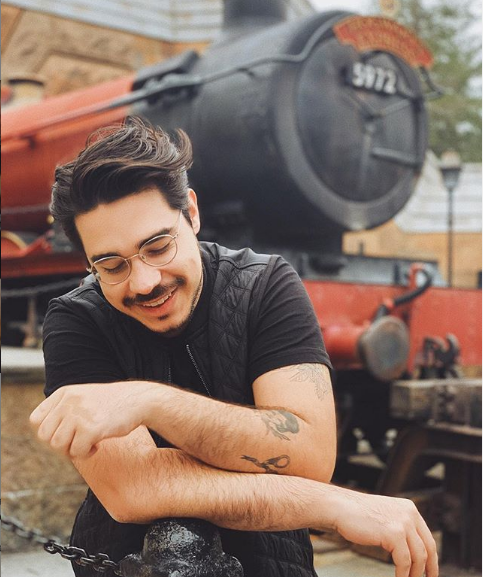 @Akapoeta faz releitura de trechos de 'O Pequeno Príncipe' - Festival Teen